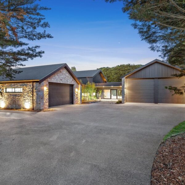 Torquay Roofing and Cladding project features Colorbond Matt Monument ...